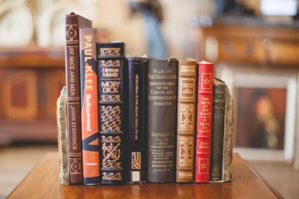 Build a Book Collection - Nashville Interiors Magazine